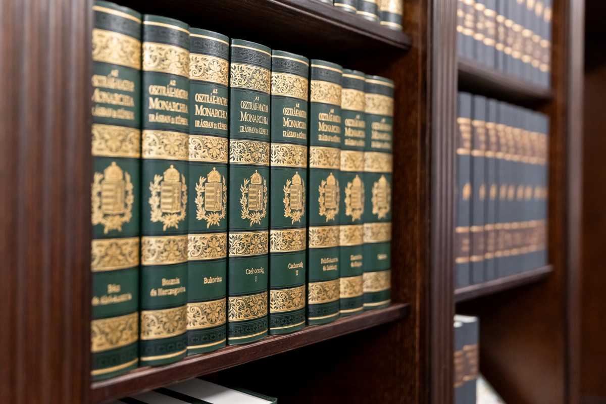 Mayor's Reference Library established - DEBRECEN4U