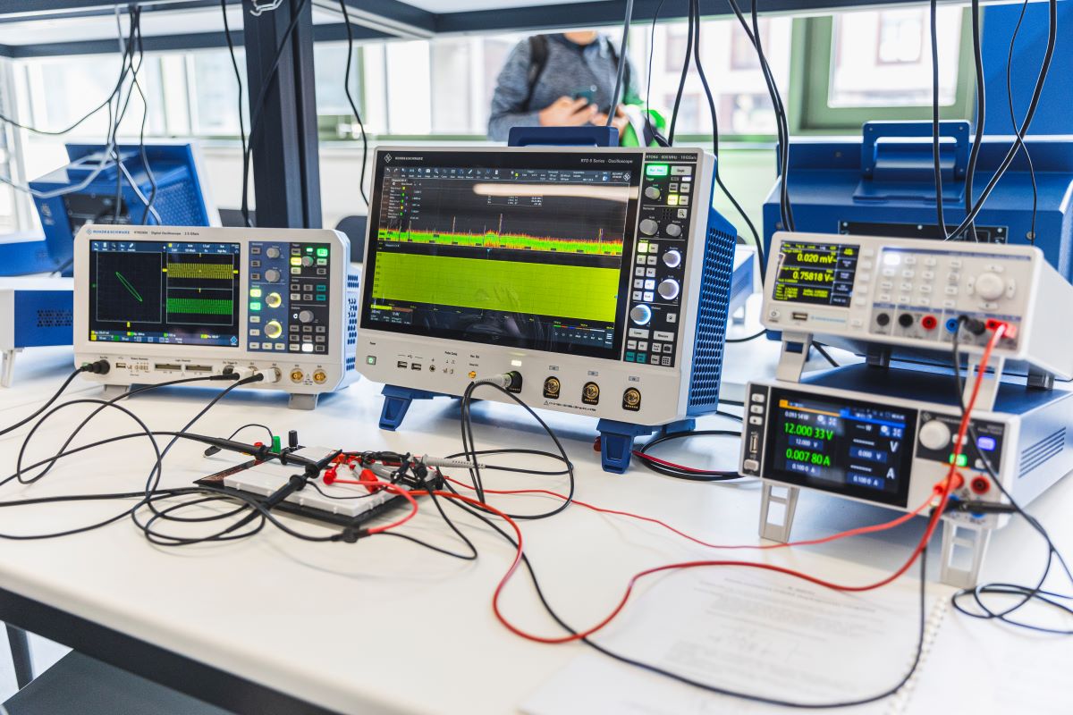 A one-million-euro lab has been established at the Faculty of ...